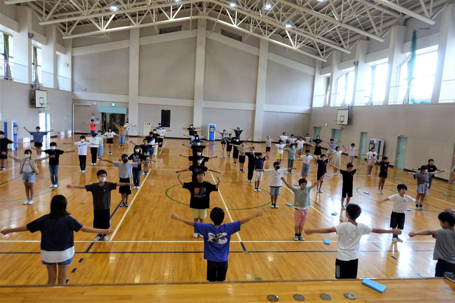 今日からスタート ラジオ体操 | 養父市立八鹿小学校